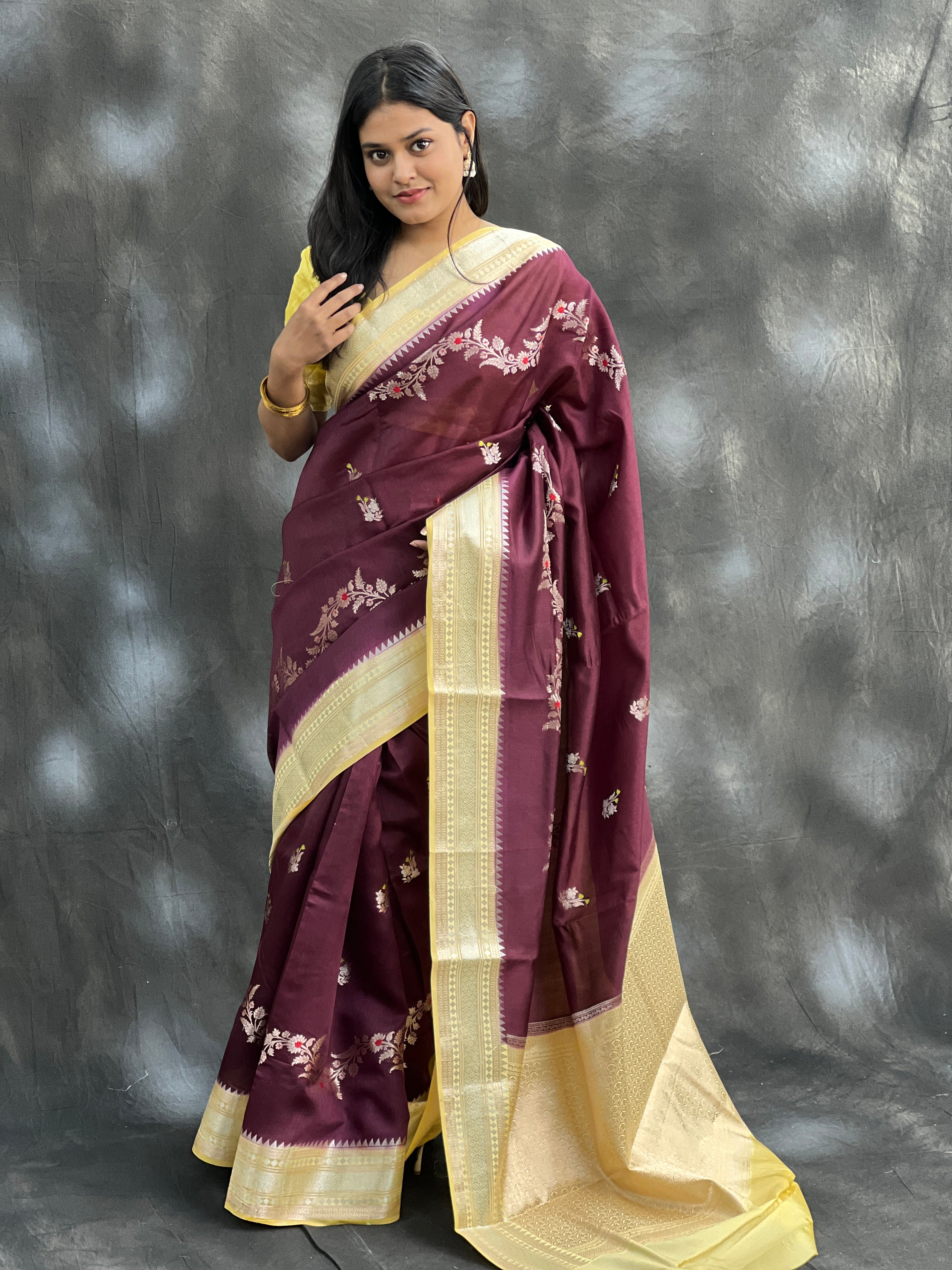 Classy Green Mango Silk Saree – Vaya Silk